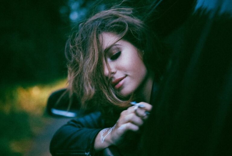 Emo Hair Ideas & Style Guide: Look Like You Just Walked Out of an MCR ...